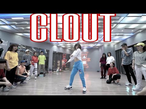 Clout - Offset ft Cardi B / Bailey Sok