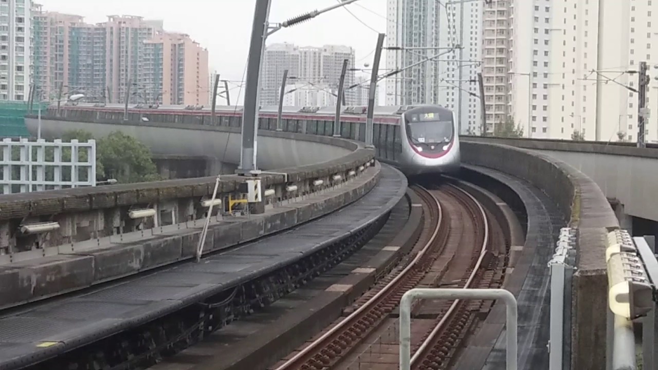 港鐵 EWL C Train D401/402 駛經車公廟及大水坑站 - YouTube