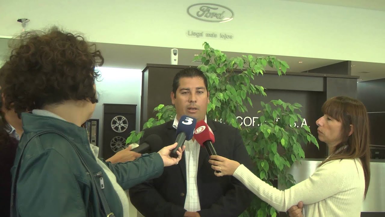 Pedro Corradi SA donó 2 Bicicletas a la Comisaría 4ta de Trelew - YouTube