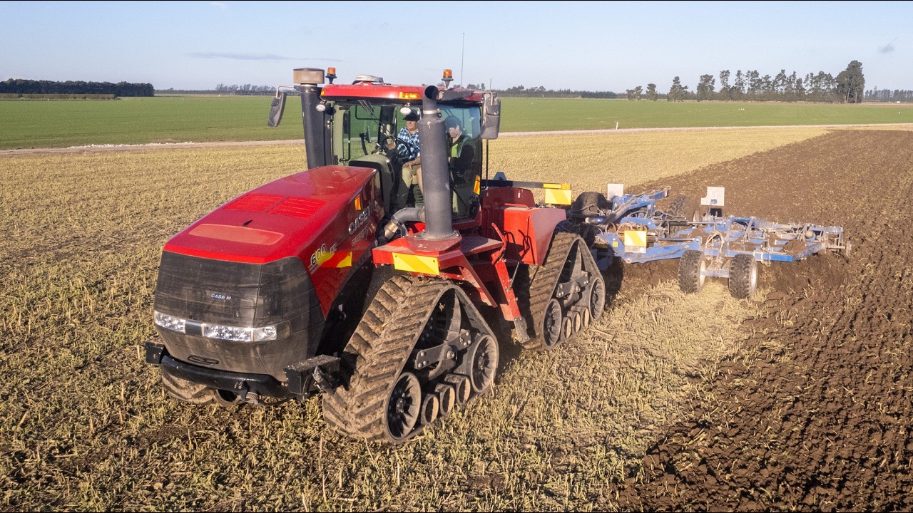 Case IH 600 Quadtrac Cultivating w/ Köckerling Vector - YouTube