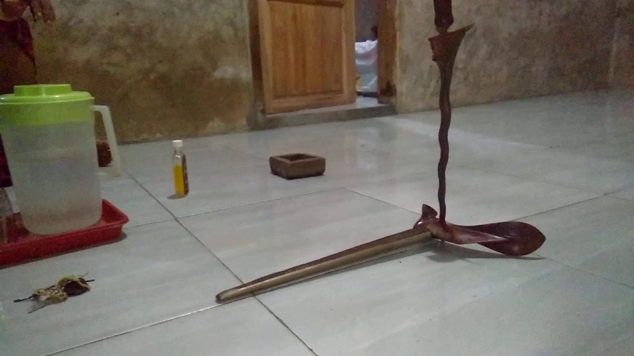 Keindahan Keris Berdiri | KERIS PAMOR - YouTube