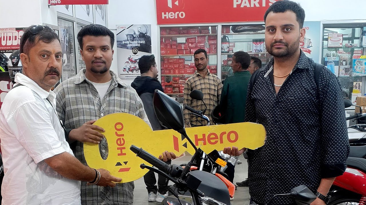 माँ बाप के आशीर्वाद से नई बाइक ले ली | My new Bike Extreme 125 | चुराह ...