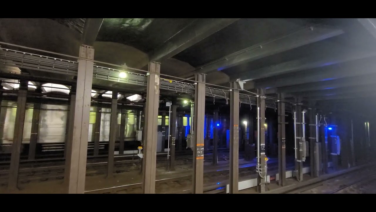 168 St bound R46 C train action 50 St - YouTube