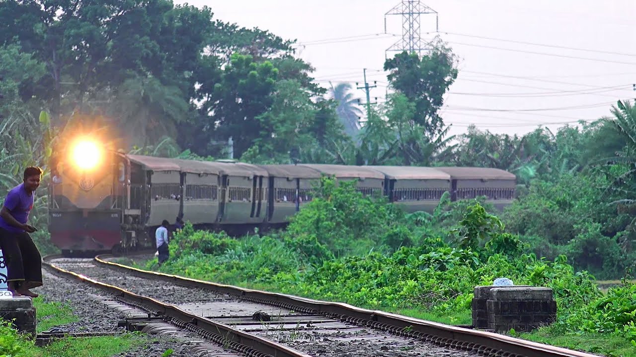 Shortest Route Short Train || Benapole Commuter Train || Benapole to ...