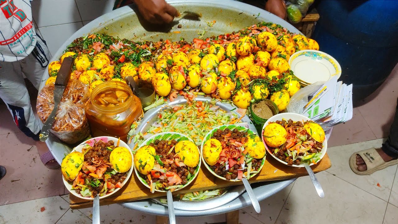 অস্থির ডিম ছোলার Combination স্ট্রিট ফুড।। Bangladesh Street Food - YouTube