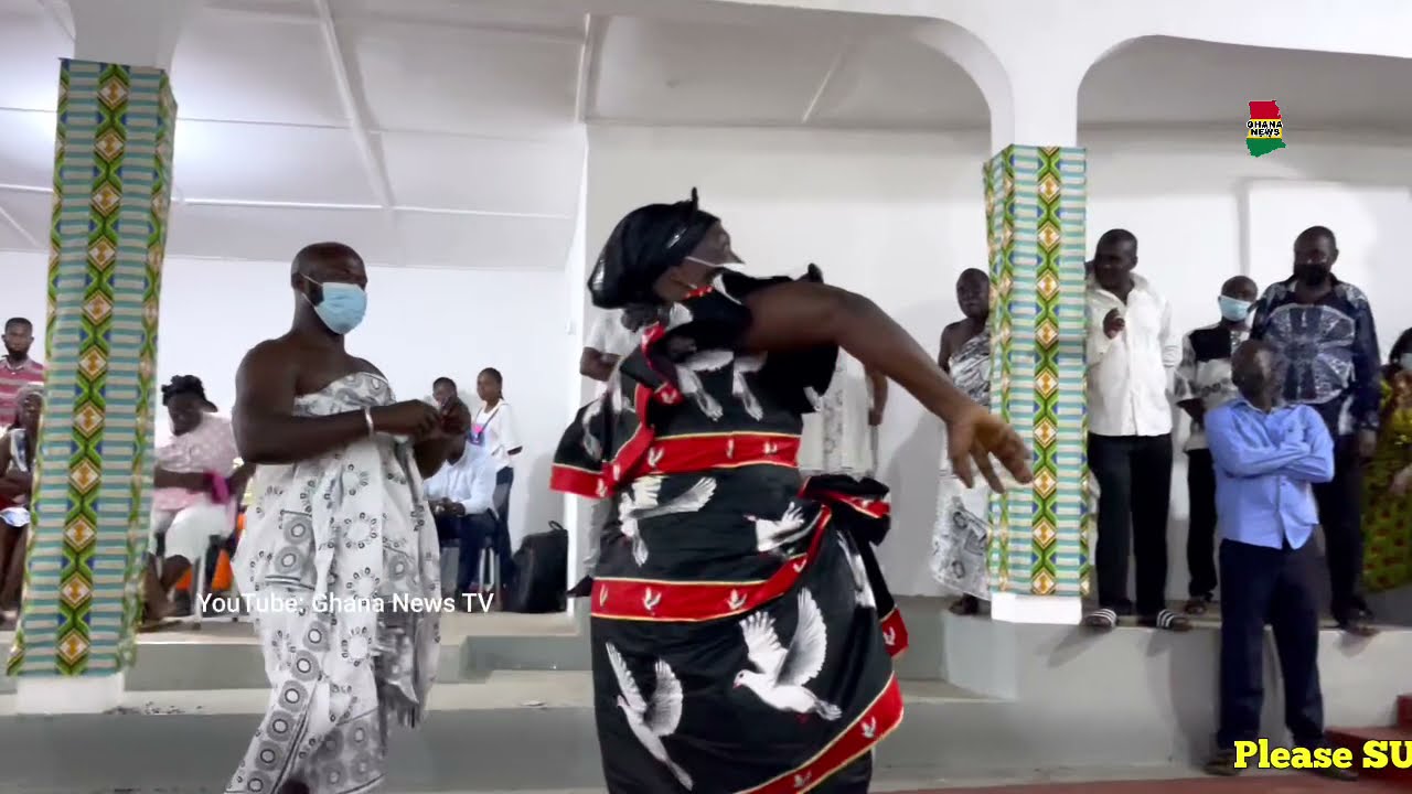 You must watch this traditional dance. Odwira Festival - YouTube