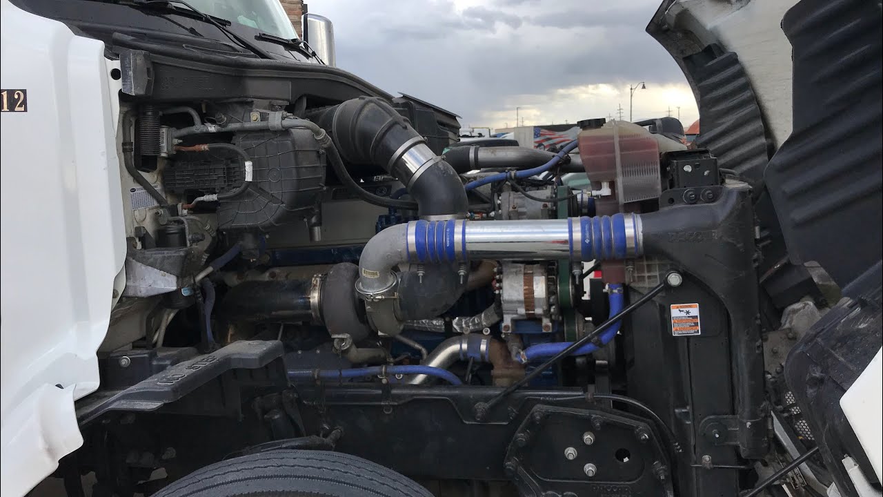 2018 Peterbilt 579 Fitzgerald Glider Truck view 12.7 Detroit - YouTube