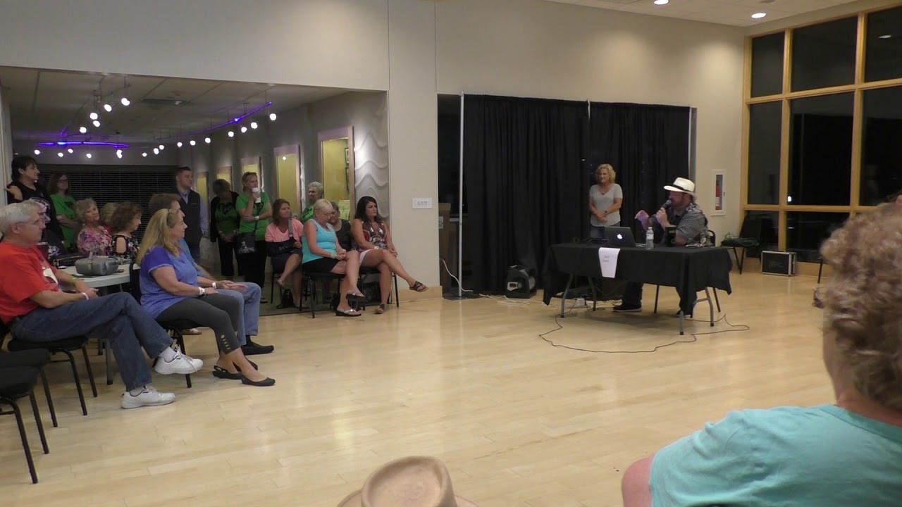 Jeff Lewis talking to Joe Makowski - video by Susan Quinn Sand - YouTube