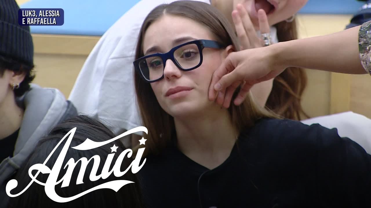 Amici 24 - La reazione di Alessia al rapporto tra Luk3 e Raffaella ...