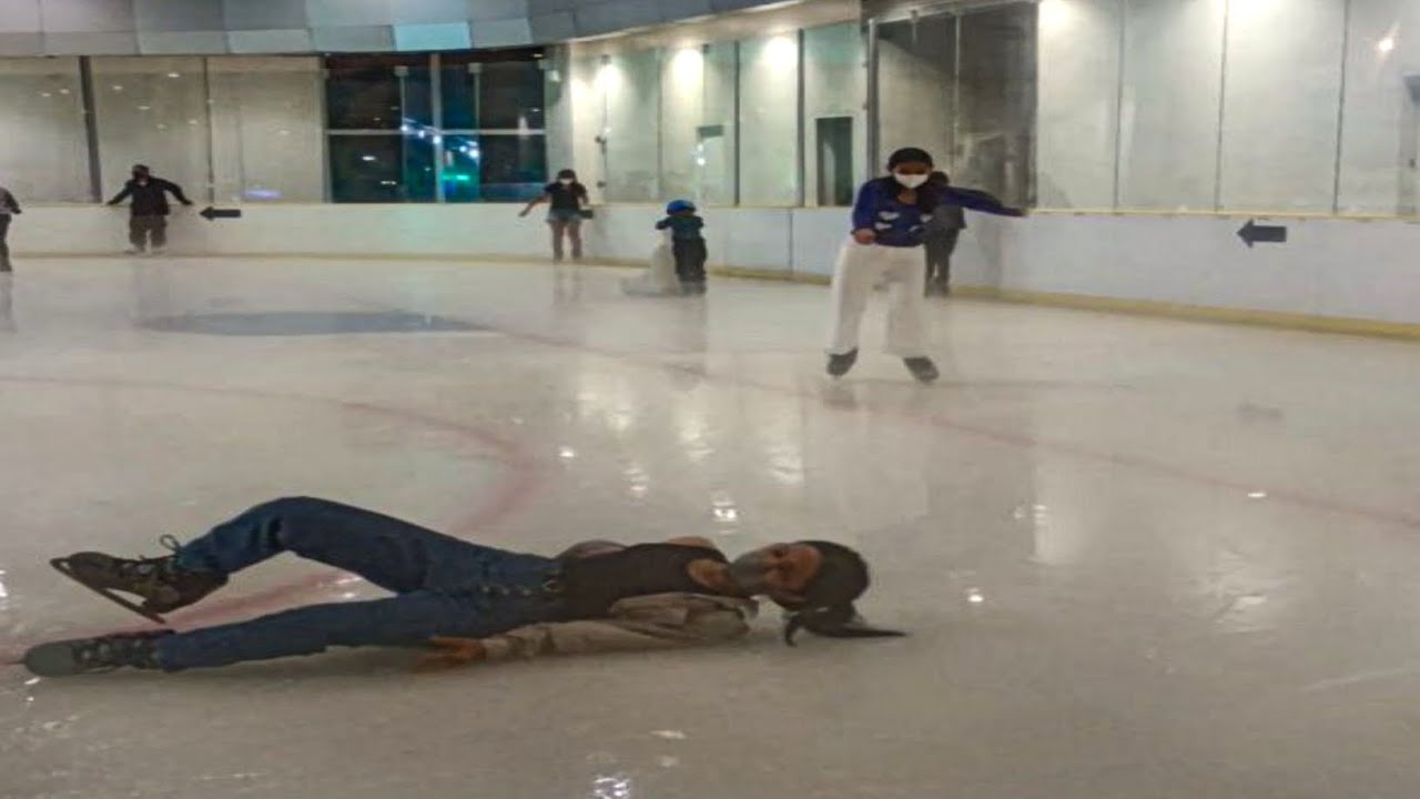 First Time Ice Skating and I Slipped! - YouTube