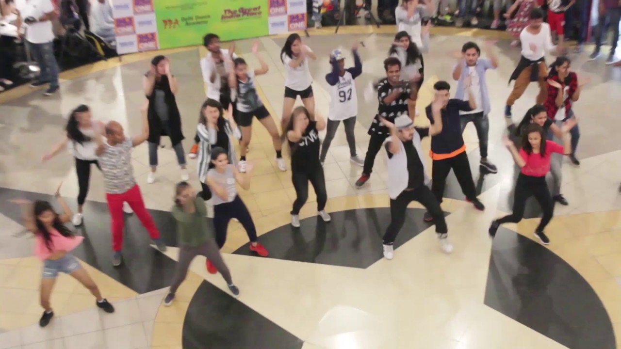 Zumba Crowd Engagement In association with 94.3 Radio One at GIP Mall ...