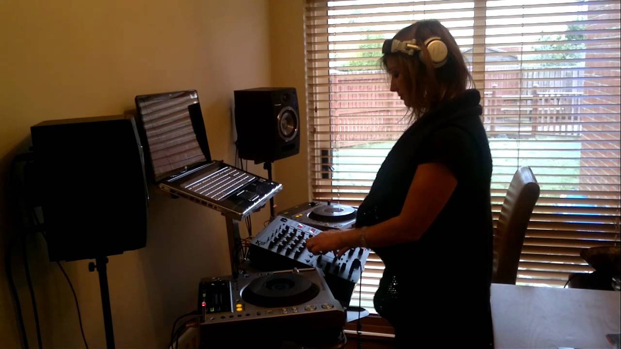 DJ Amanda getting wrong - YouTube