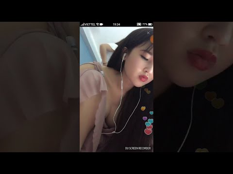 Bigo live: Em gái 2k2  gây sốc cho người xem