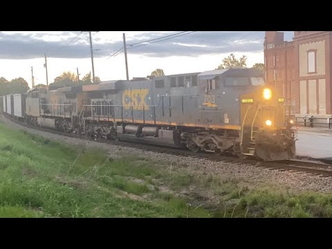 CSX 703 Leads L632 In the sunset with a nice engineer - YouTube