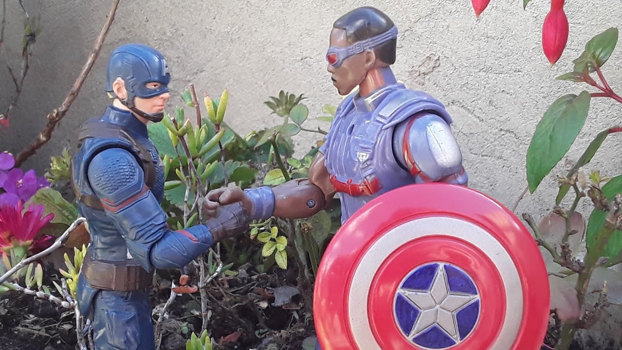Capitán América le da su escudo a Falcon / Recreación Stop Motion - YouTube