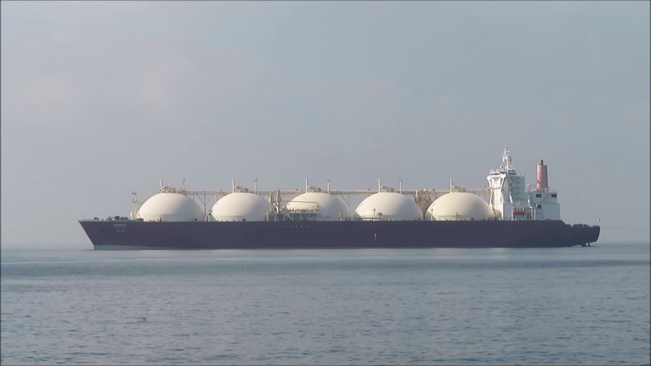ZEKREET 入港 LNGタンカー(Liquefied Natural Gas Tanker ) - YouTube