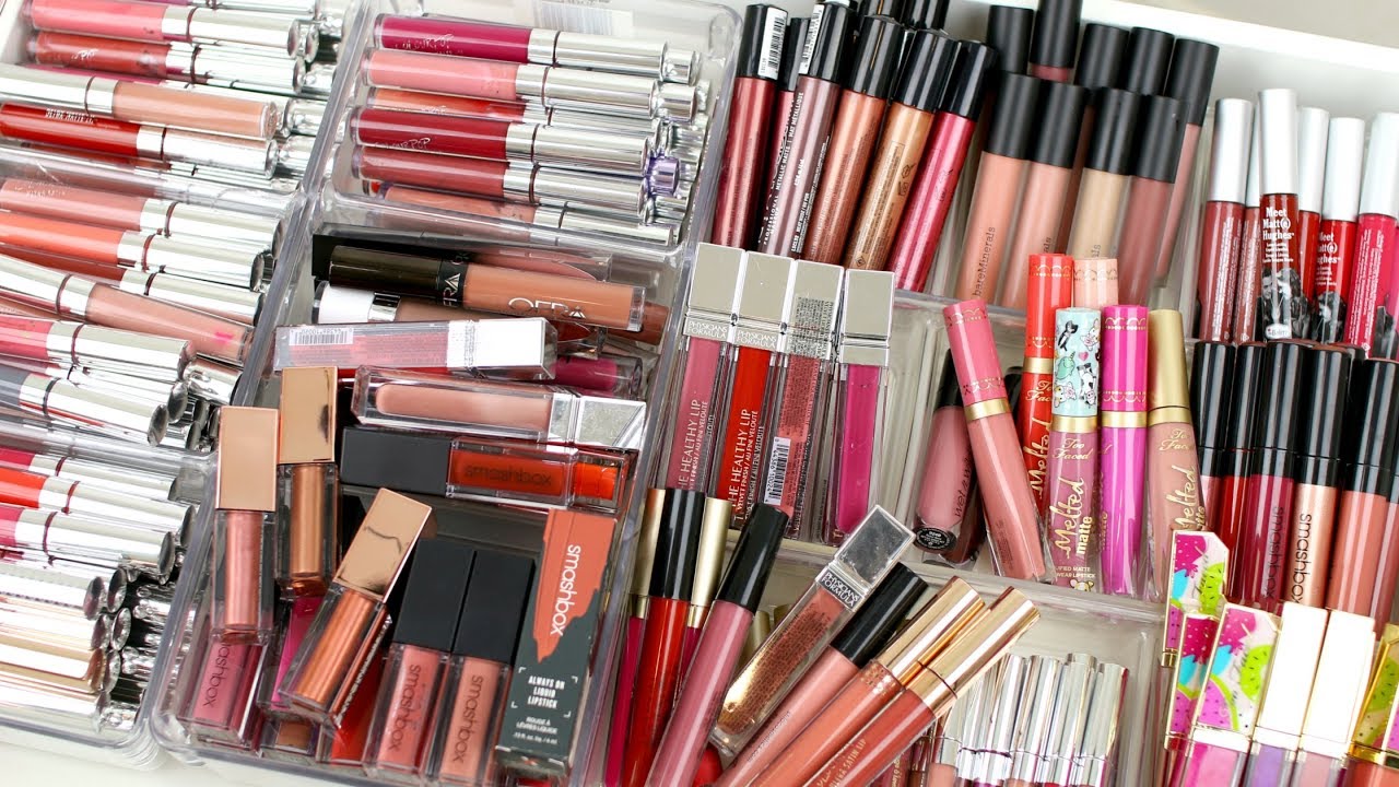 HUGE MAKEUP DECLUTTER 2019! DECLUTTERING ALL OF MY LIPSTICKS - YouTube