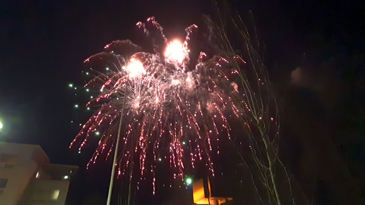 Ilotulitus 2019 Kotka karhuvuori - YouTube