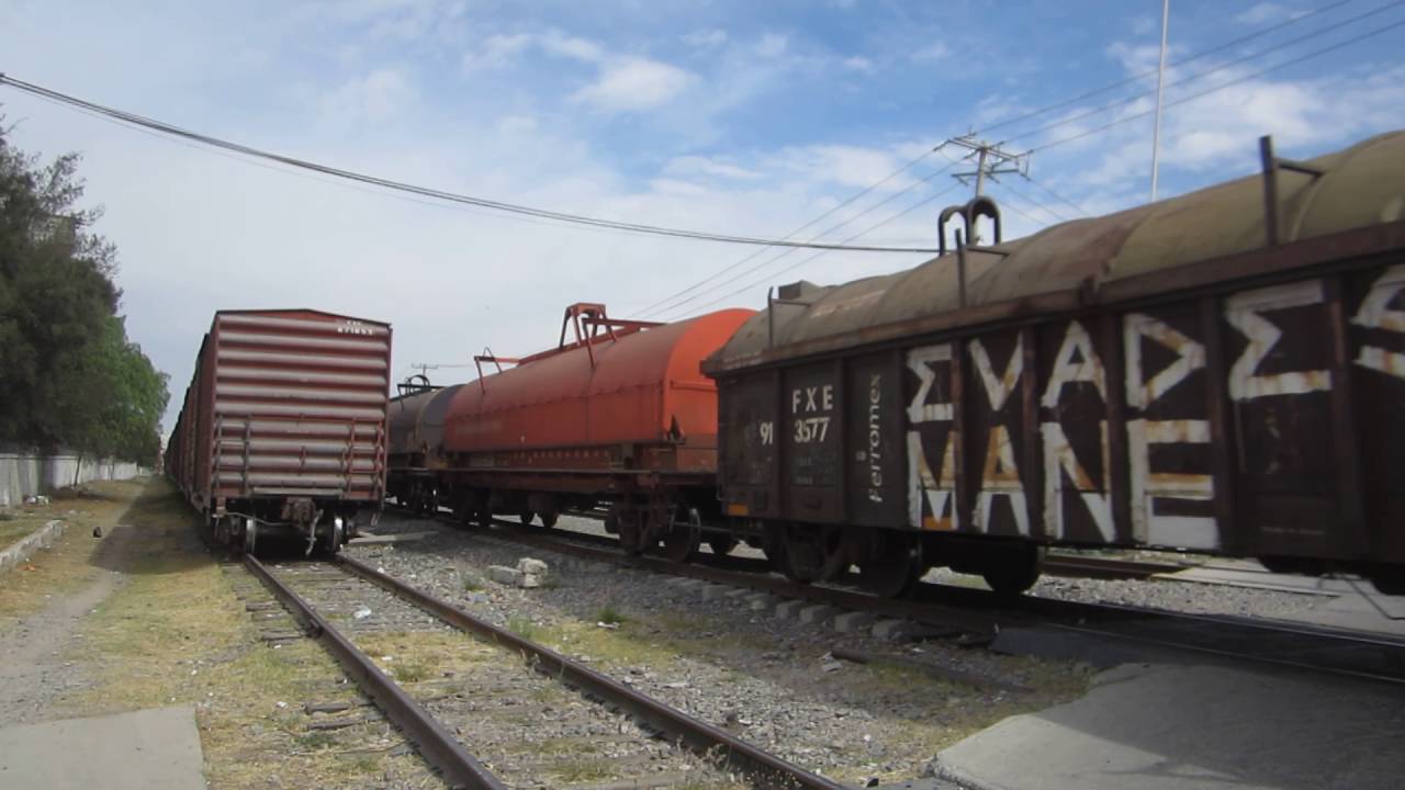 FXE 4661 y 4662 (ES44AC) pasando leon, guanajuato - YouTube