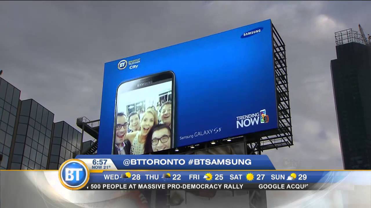 Taking a look at your tweets on the Samsung billboard in Yonge-Dundas ...