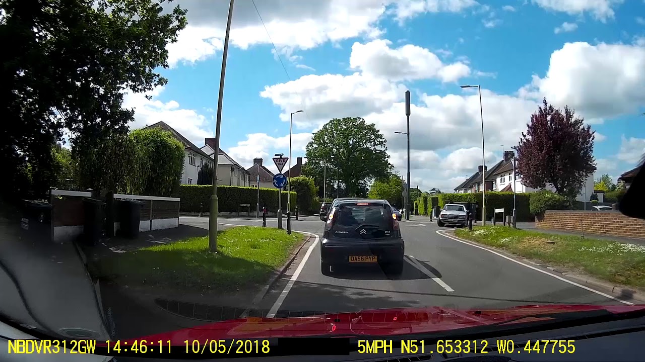 Cramm Cam - Roundabout Rules - Baldwins Lane, Watford - YouTube