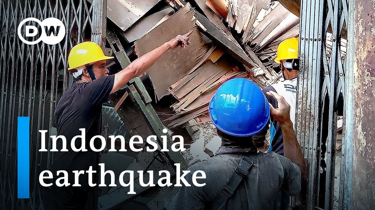 Deadly earthquake rocks Indonesia's main island of Java | DW News - YouTube