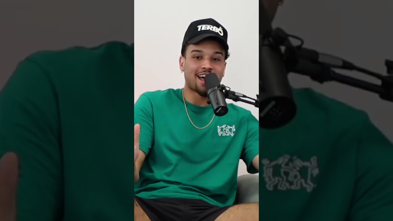 THE CRAZIEST ARGUMENT EVER! Chicken vs. Lion - YouTube