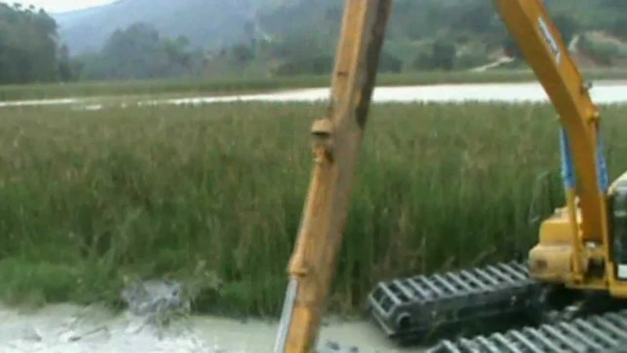 amphibious excavator / swamp backhoe PC200-8 - ULTRATREX - YouTube