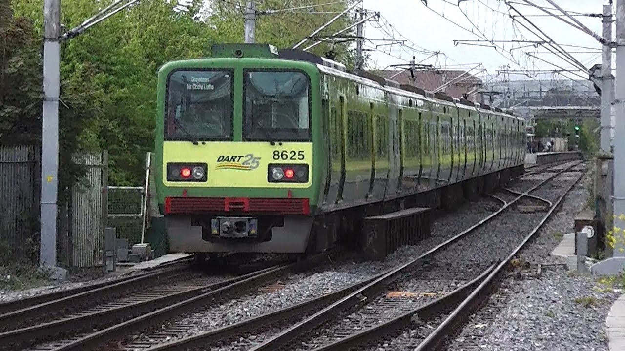 8520 Class DART Train number 8625 - Howth Junction Station - YouTube