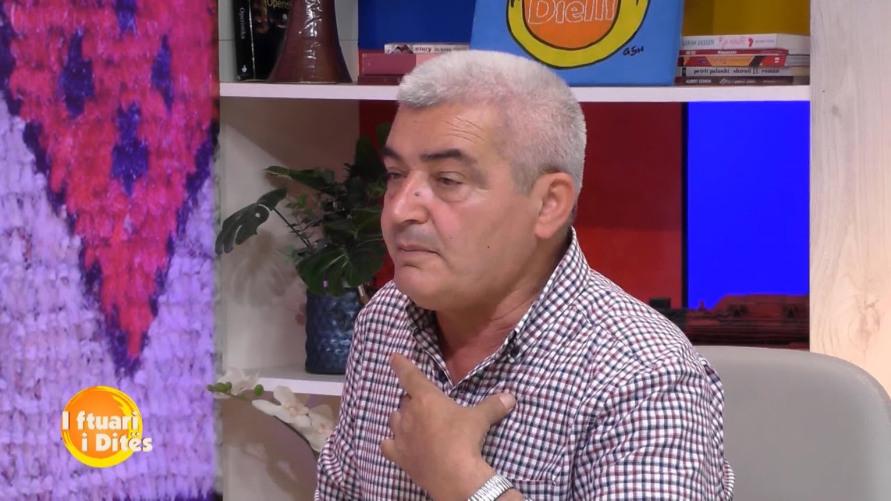 Ikona radiofonike Ismet Bellova përlot mikun e tij me fjalët ...