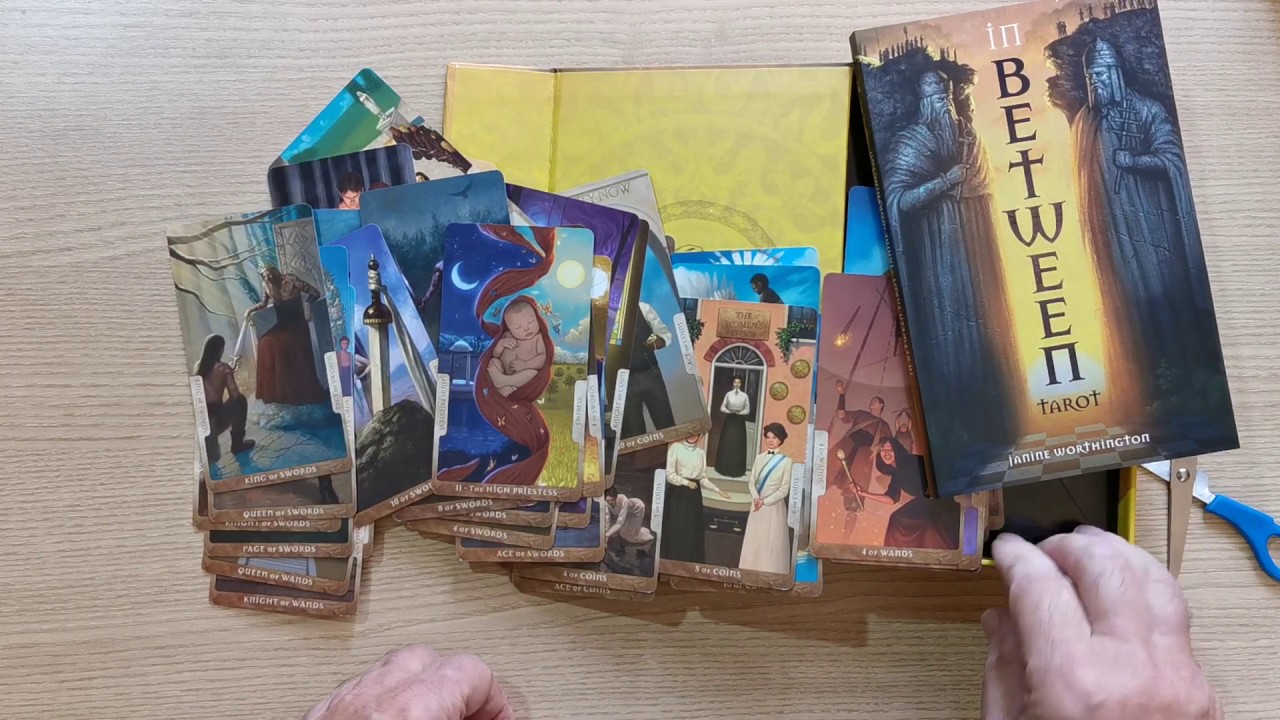 "In Between Tarot": unboxing e comentário - YouTube