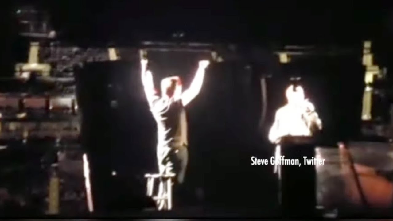 Elon Musk Gets BOOED Off Stage At Dave Chappelle Show - YouTube