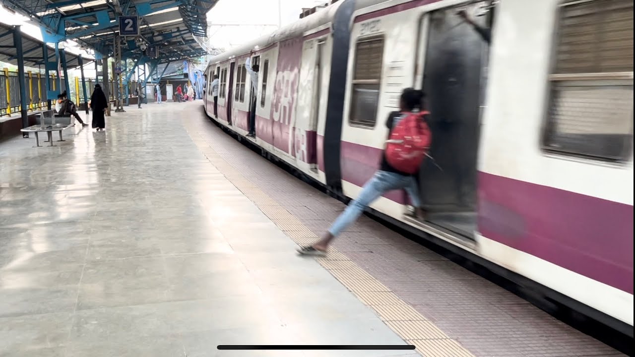 Stunt in Mumbai Local Train Dockyard Railways Station - YouTube
