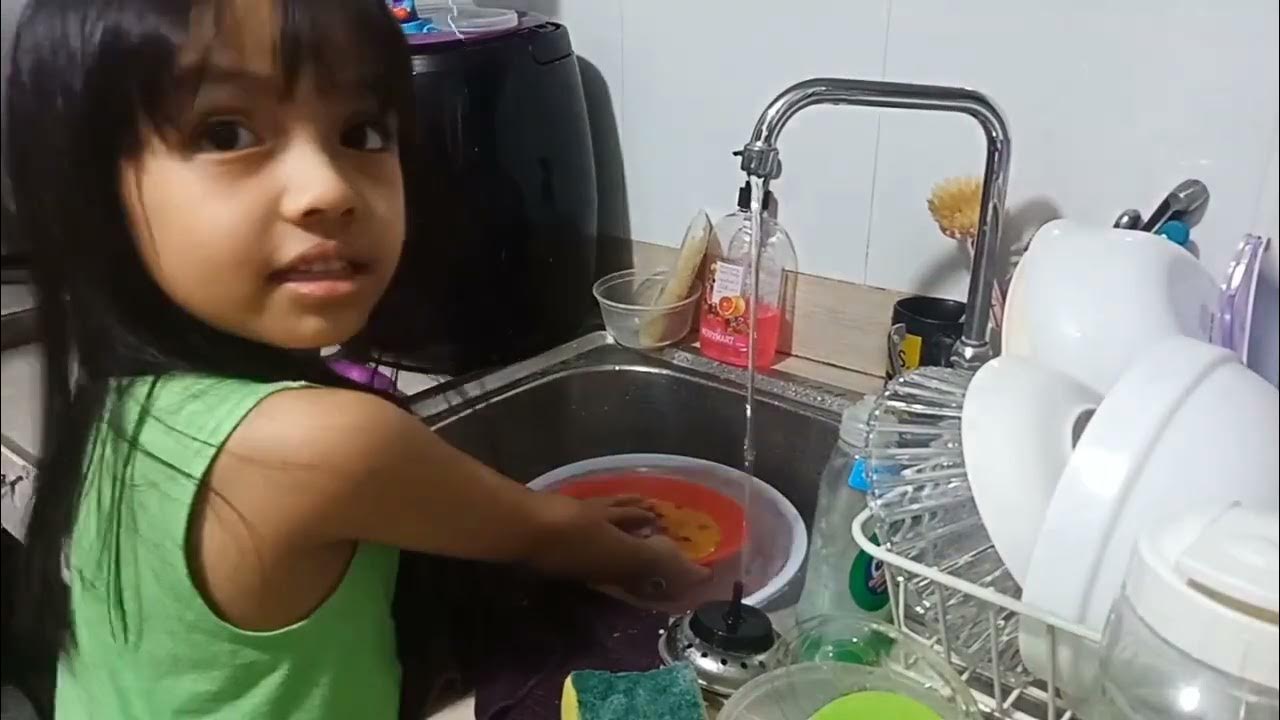 Good Job Pia #shortvideo #washingthedishes - YouTube