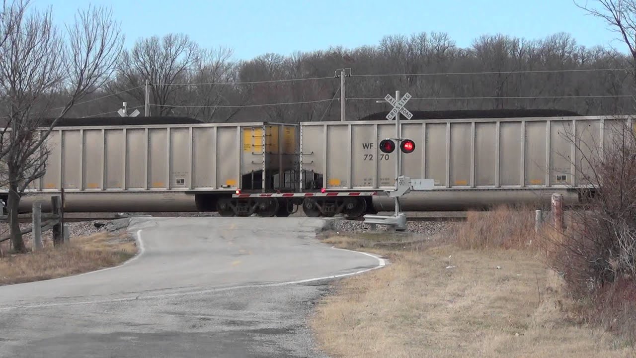 BNSF 9907/BNSF 9566 lead westbound WFCX coal at Catale Oklahoma. - YouTube