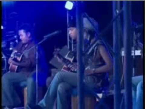 ambondrona feat anya - YouTube