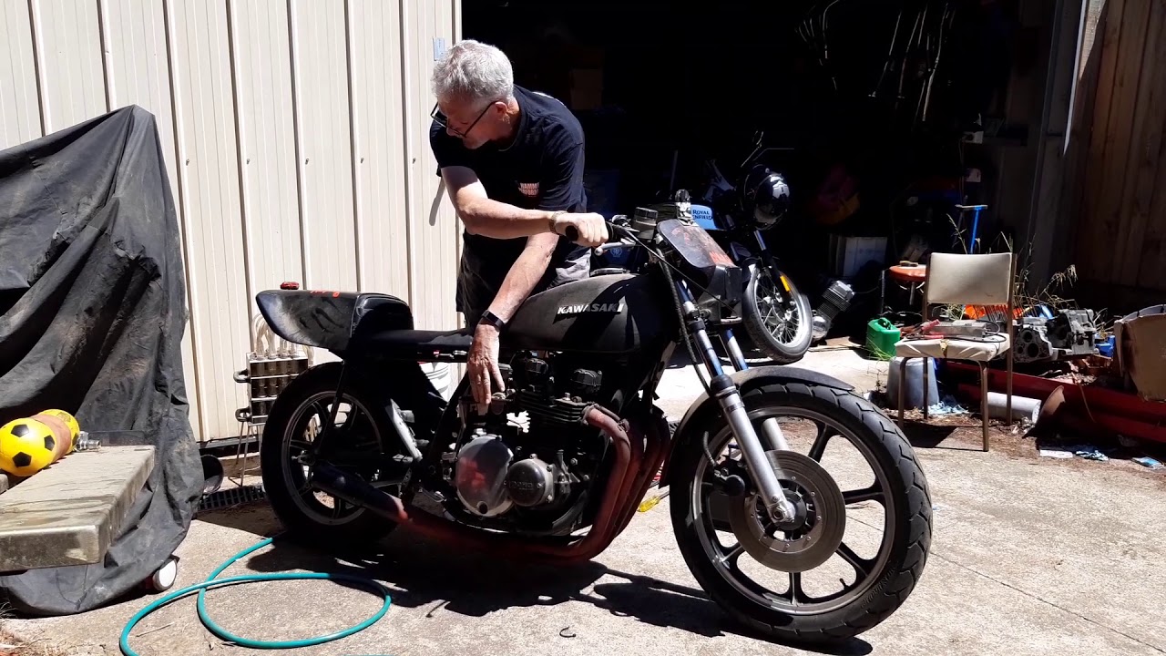 Terry's 1977 Kawasaki Z1000 "Mad Max" build - YouTube