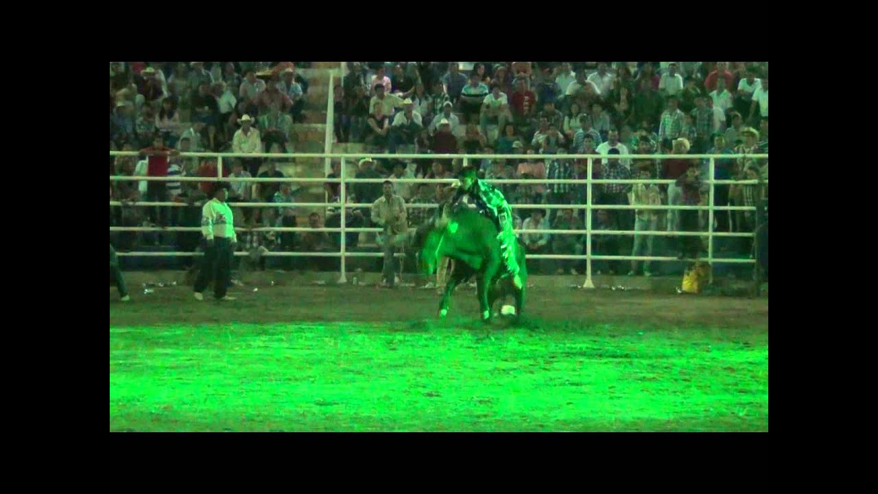 Espectacular!!! Chepe Díaz vs Lobo Negro de Rancho San Miguel - YouTube