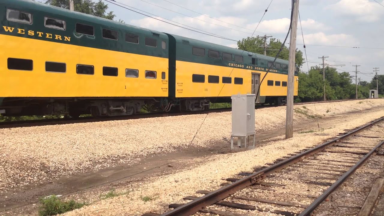 Burlington Northern BN-3 and CNW Bi-level Cars Diesel Days 2014 - YouTube