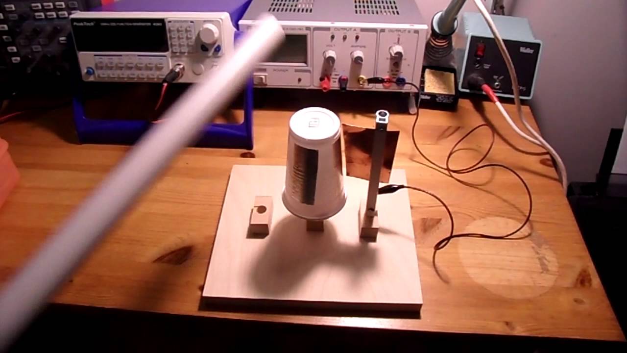 Simple electrostatic motor and even simpler generator - YouTube