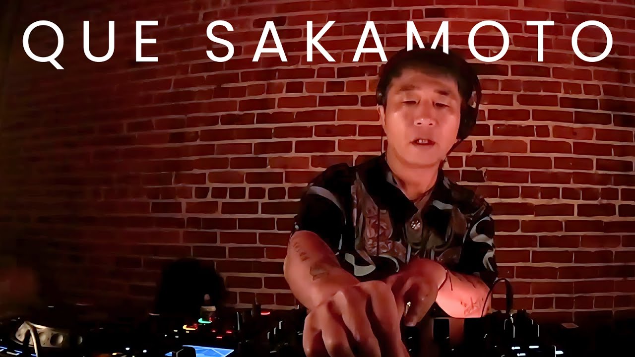Hypnotic Techno Mix | Que Sakamoto | Live at Massive Seattle - YouTube