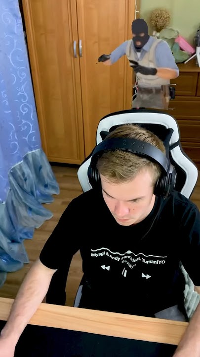 Теперь я слышу через стены ☠️ Игровые наушники 🎧 - YouTube