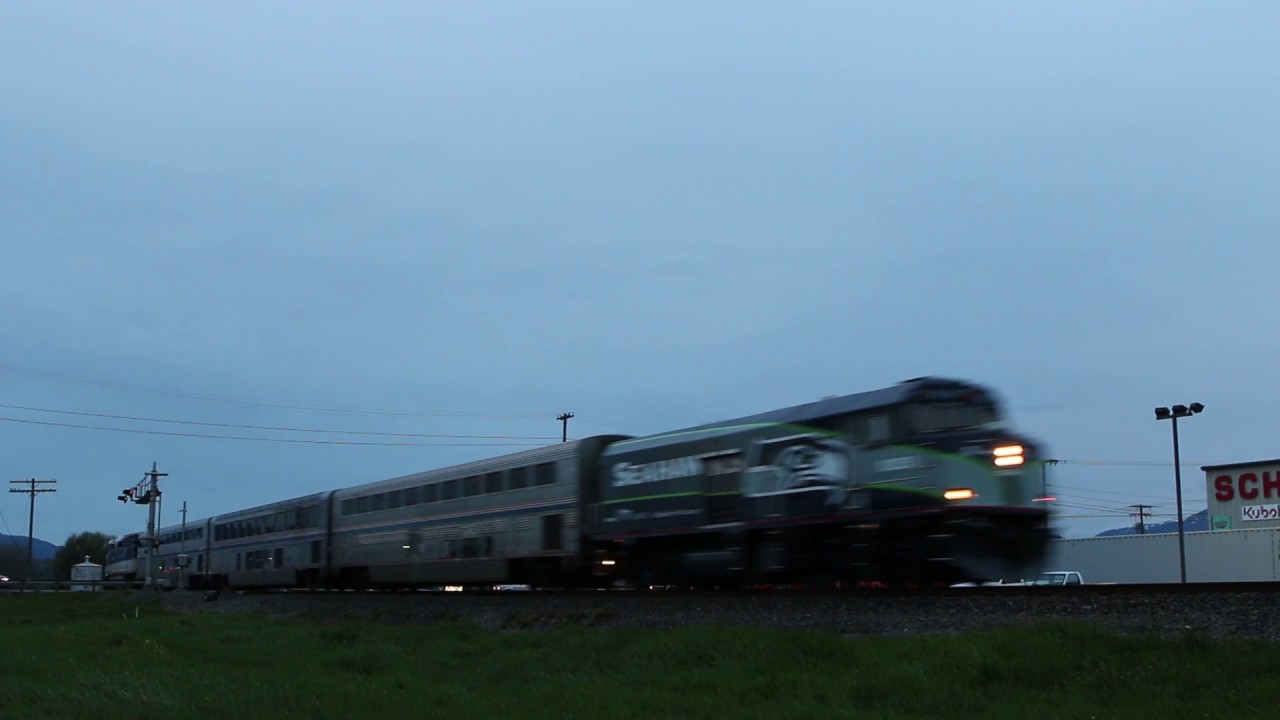 Seahawks NPCU Leads Amtrak Cascades with Superliners - YouTube