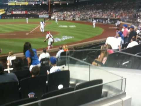 Mets vs Phillies Girl fight - 8/22/09 (Part 2) - YouTube
