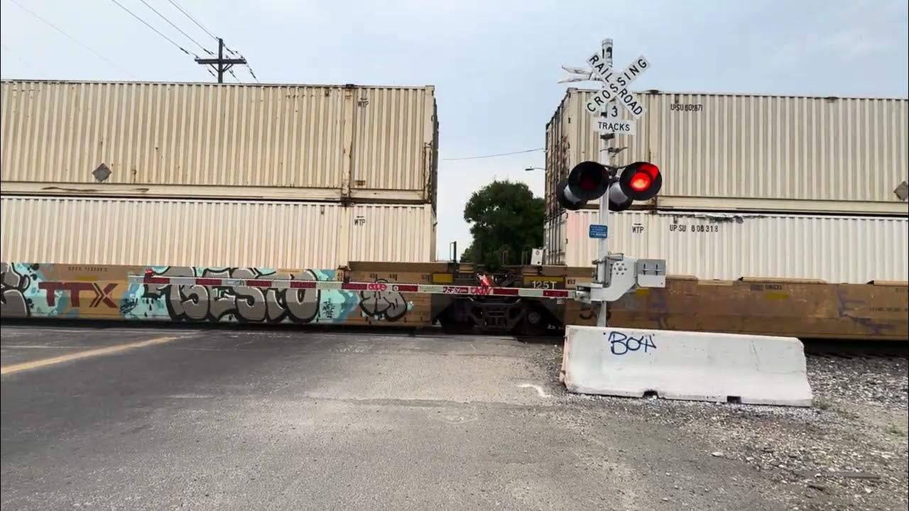 BNSF #7123 Lead’s The SB Q-SPOALT6-06A Through W 13TH AVE 6/9/24. - YouTube
