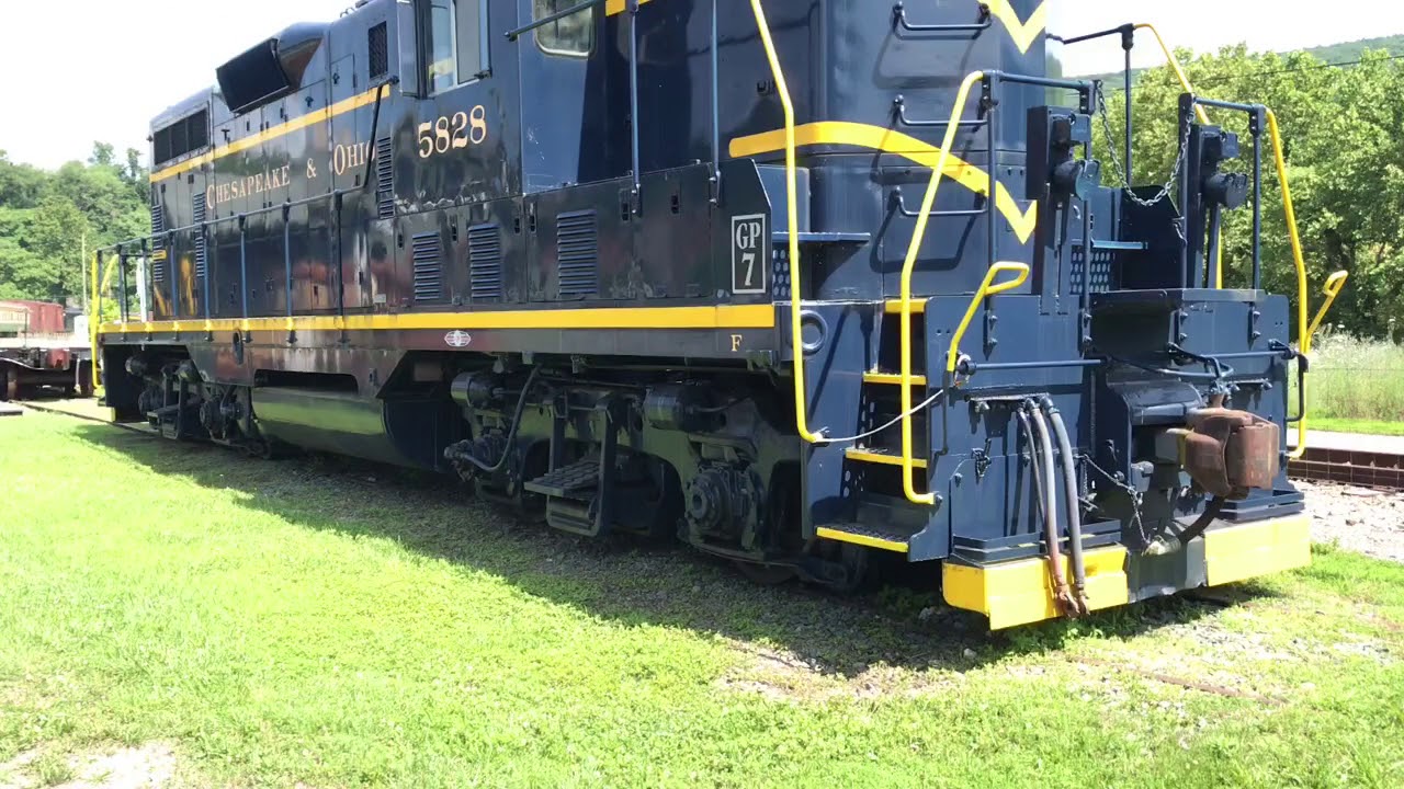 C&O GP7 #5828 on display at C&O Railway Heritage Center - YouTube