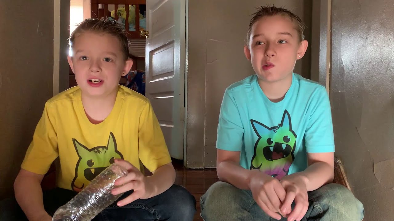 BOTTLE FLIP CHALLENGE - YouTube