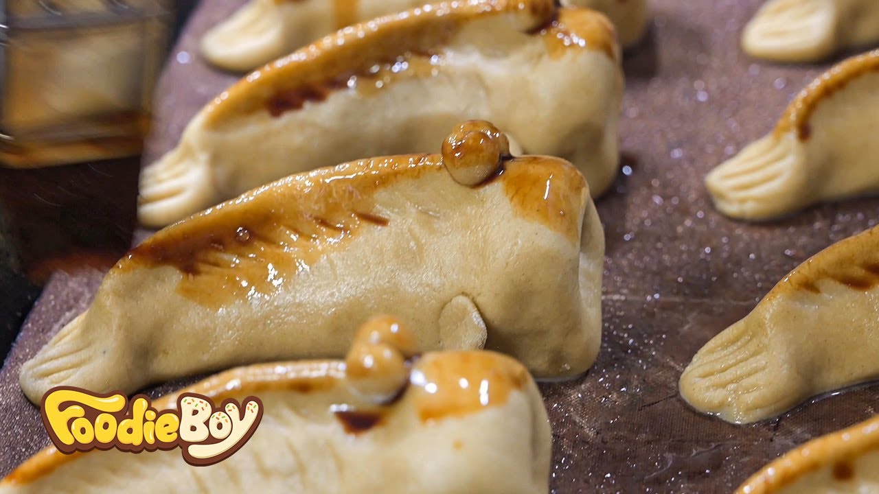 짱순이빵 / Mudskipper Bread - Korean Street Food / 순천 순천역 남도특산품 - YouTube