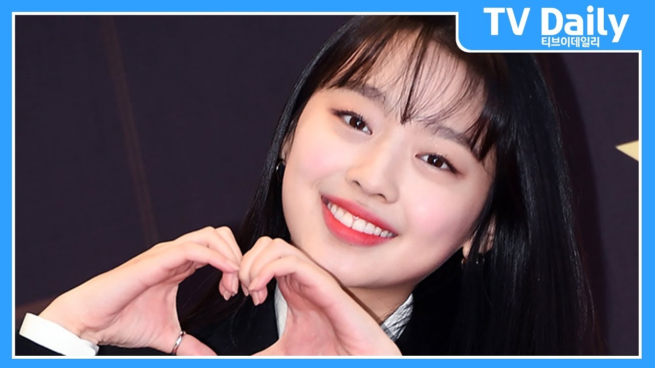 '보니하니' 이수민(Lee Su Min) '상큼한 미소가 팡팡' - YouTube