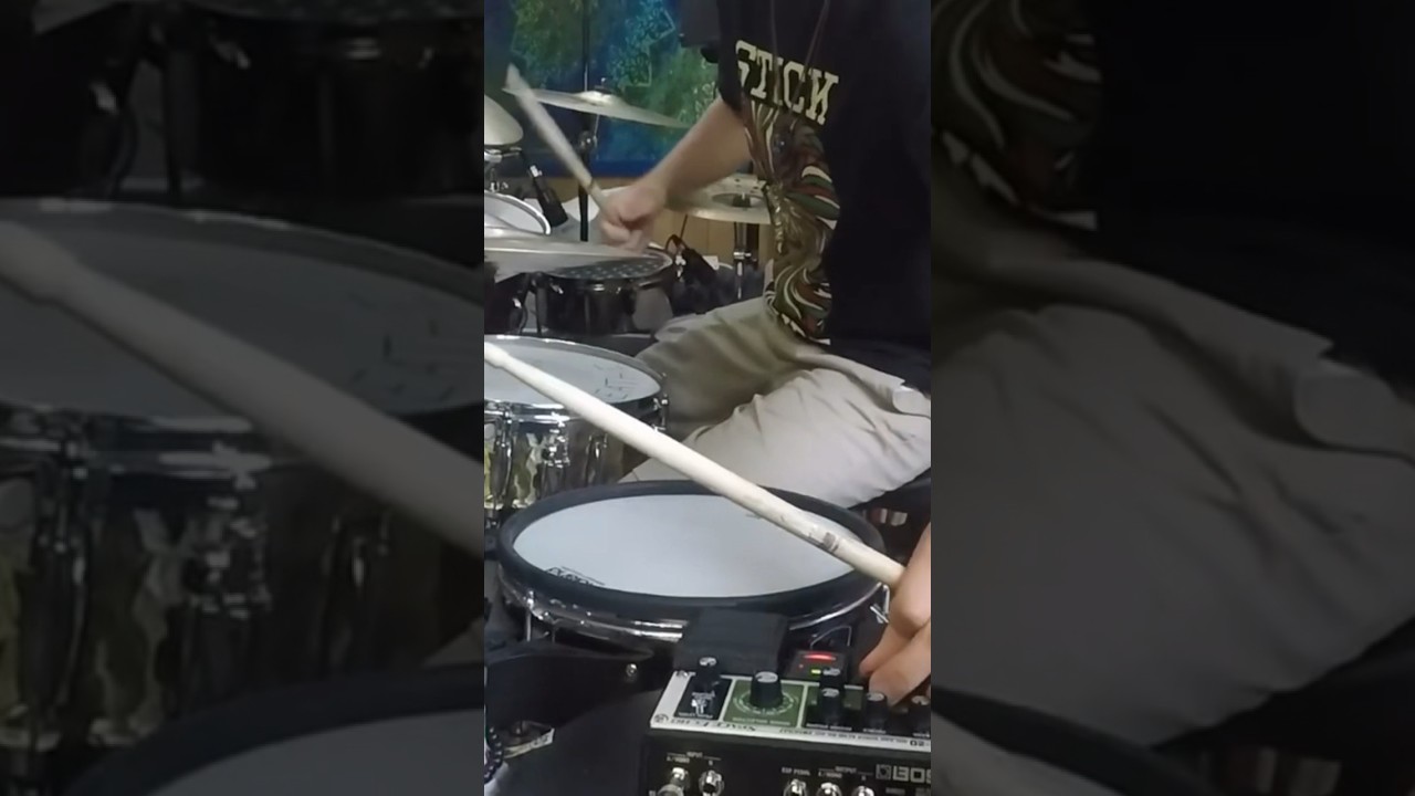 Who else likes combining drums with effects 🏻🥁 #johnholtmusic - YouTube